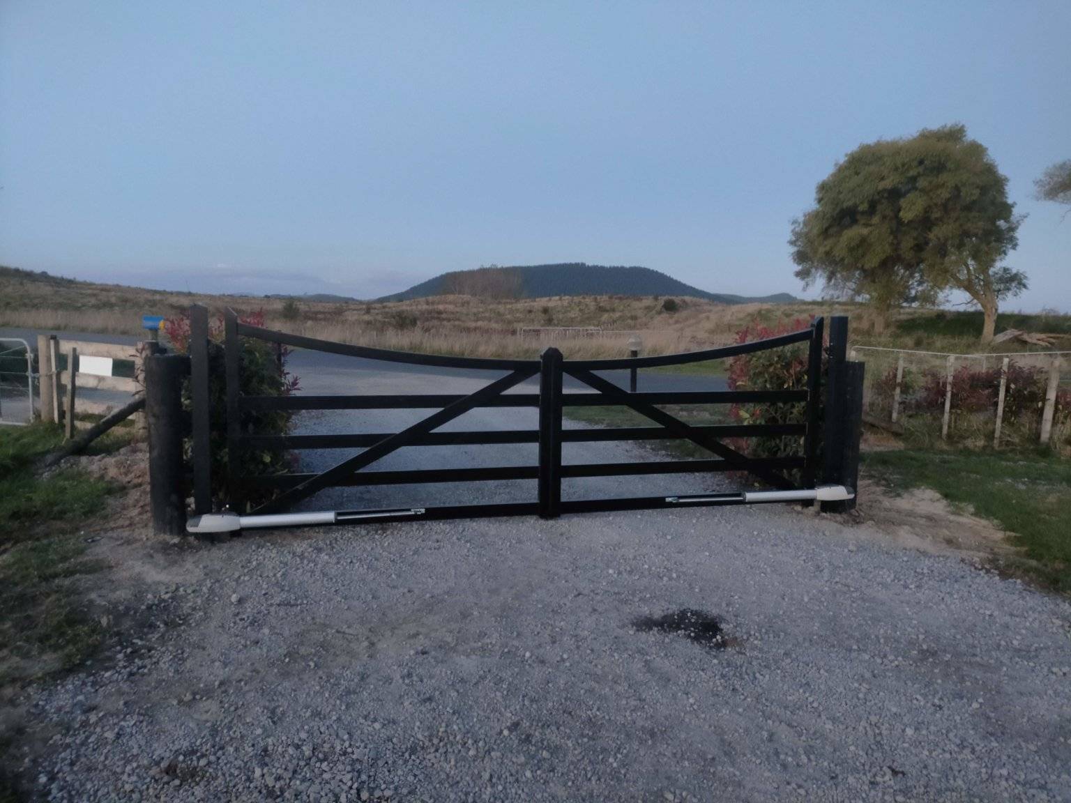 Farm Estate Double Swing Gate – Strong Fencing